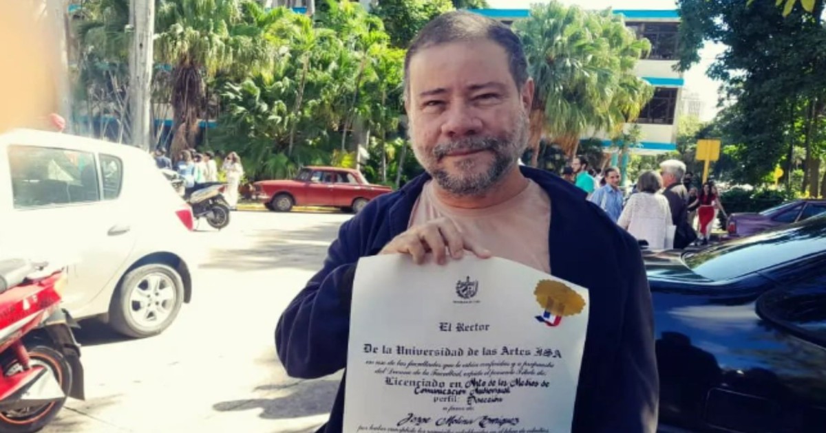 Cineasta Jorge Molina de gradúa del ISA: “Es una locura que tengas que mostrar un papel” | ADN Cuba